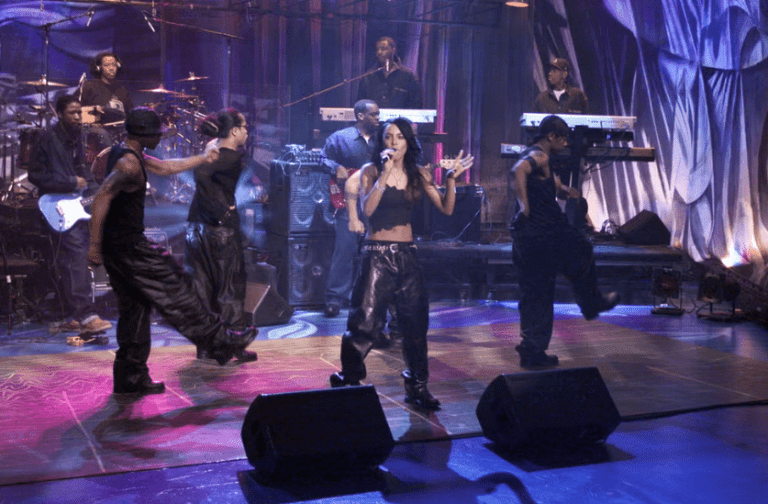 The Tragic Story of Singer, Model, and Actress Aaliyah from Brooklyn ...